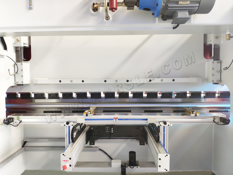 How to Operate a CNC Press Brake - HARSLE