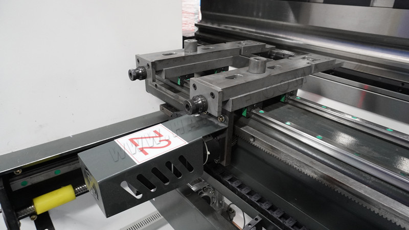 How to Adjust The Press Brake Backgauge - HARSLE